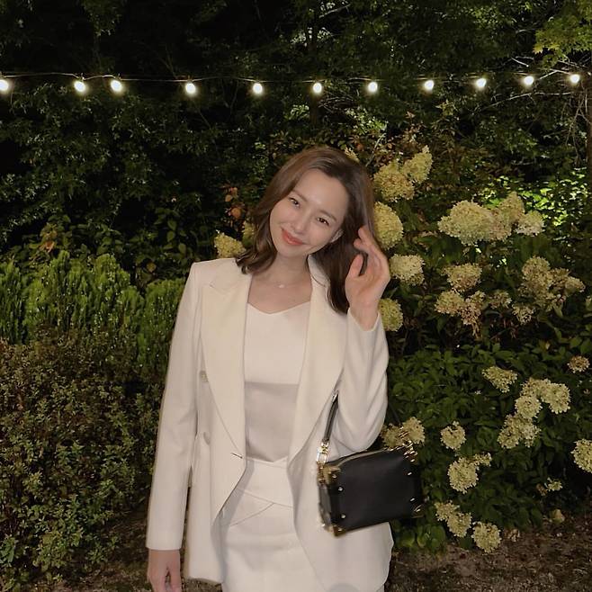 김태희의 보디가드였던 학창 시절 비하인드 공개한 여배우 일상룩 라이프업