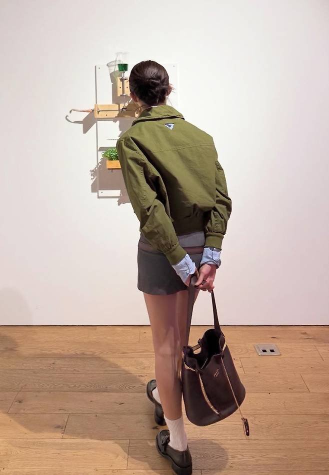 ‘모델급 황금 비율 팔다리 길쭉길쭉 얼굴은 베이비 170cm 여배우의 데일리룩 스타와 패션