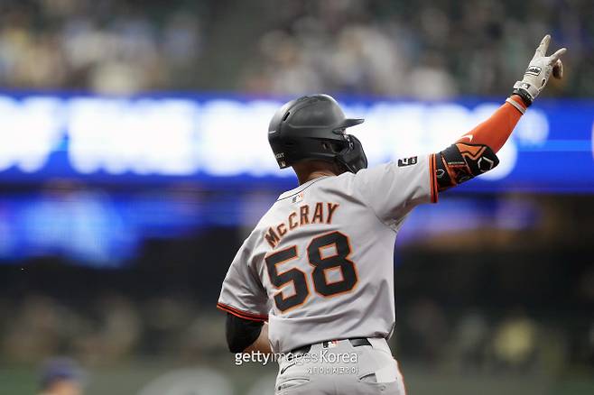 허리 통증 이정후의 '대체 자원' 벌써 거론…시범경기 OPS 0.921, A급 유망주 '지목'