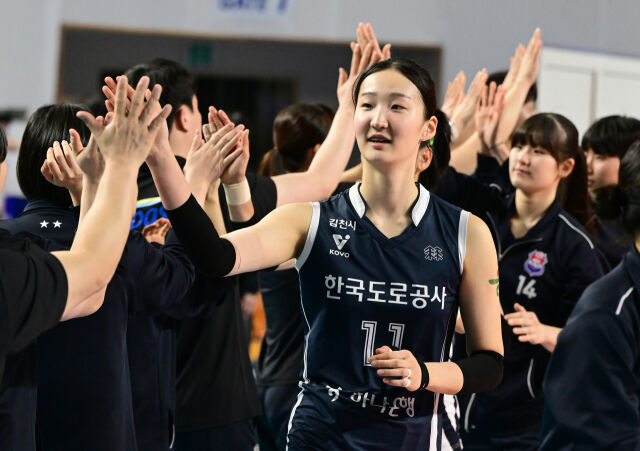 기흉 수술로 힘들어 했는데 187cm 레전드의 딸 어떻게 2년차 징크스 탈출했나감독도 인정 땀은 배신하지 않는다