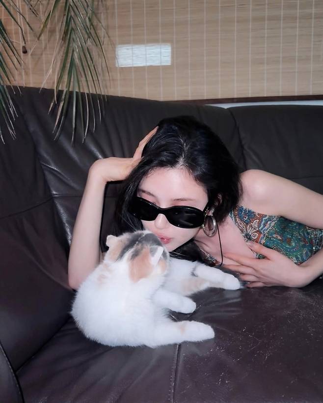 뉴진스 다니엘 호주계 한국인 핫걸 자매 놀줄 아는 요정들의 여름밤 보헤미안 원피스룩 뷰티는 내운명