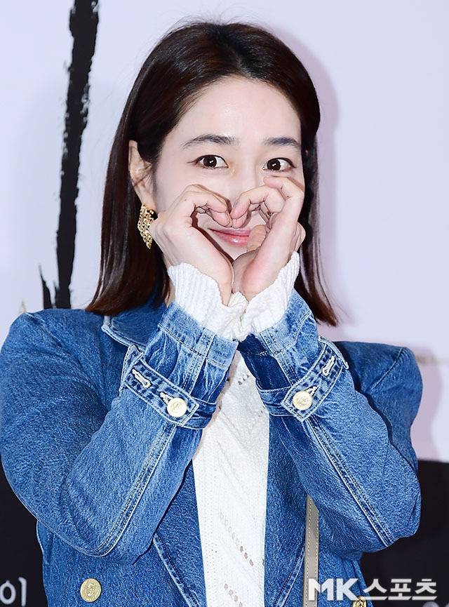 이민정 ♥이병헌 주연은 못 참지 코트도 데님으로 청청 깔맞춤 로맨틱 지원 사격룩 뷰티는 내운명
