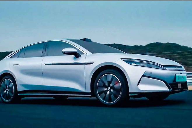 Byd 기술력이 이정도라고 5분 충전에 400km 가는 1000w 초급속 충전 공개 닷키프레스