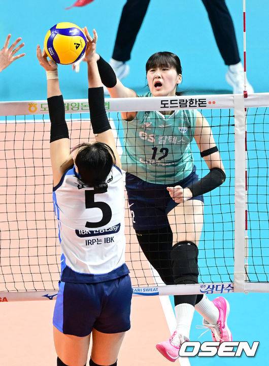 '내년엔 봄배구 하자' 유종의 미 거둔 GS칼텍스, 한수진-오세연-이주아 미래를 봤다