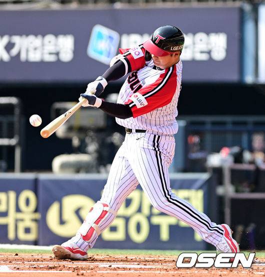 ‘투런-솔로-솔로-솔로-투런, 홈런 5방+손주영 7이닝 무실점’ LG 거침없다. 롯데 10-2 대파 개막 2연승…롯데, 무사 만루 ‘1득점’ [잠실 리뷰]