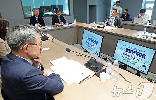젊은 세대 필수의료 지원 안해이유부터 파악하고 개선해야