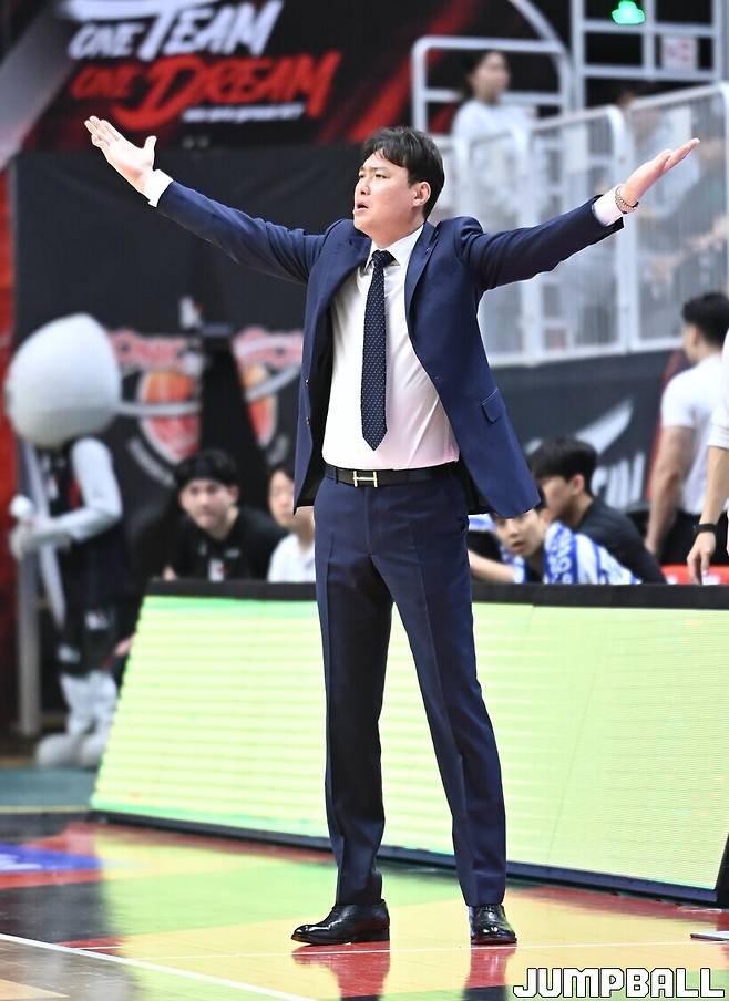 웜업터뷰 ‘마틴 시즌 아웃 Vs 박준영 복귀 송영진 감독을 울고 웃게 한 엔트리 변화
