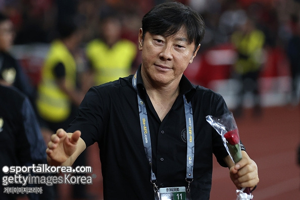 신태용 내친 ‘亞 동네북 또 긁혔다 인도네시아에 자국 선수가 없네” 바레인 감독 저격