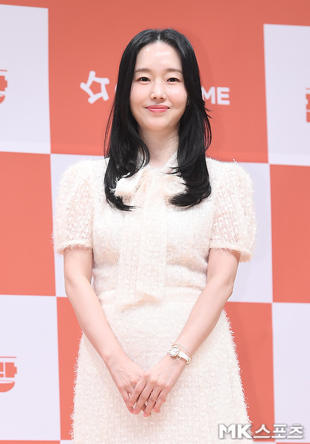 이정현 실물 이 정도였어 우아한 의사 사모님 리본 묶고 사뿐사뿐 트위드 드레스룩 뷰티는 내운명