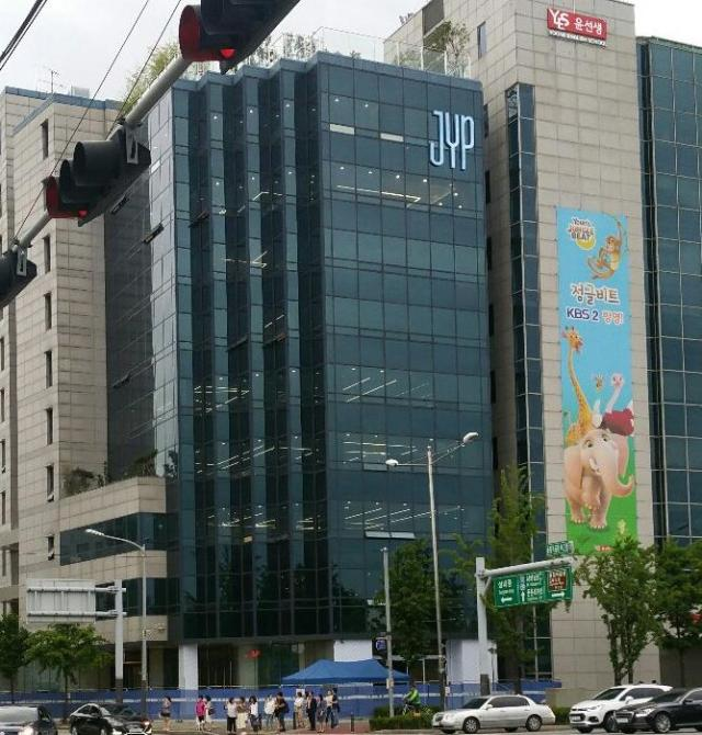JYP 5억·SM 3억…K팝도 산불 피해 복구에 힘 보태