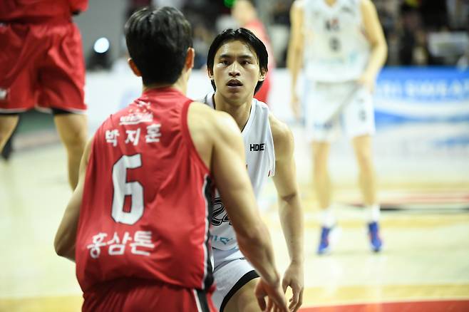 "KBL '톱 가드' 허훈과 함께 뛰어 영광" 필리핀 특급 카굴랑안, 점점 알토란 활약... "신인왕 말고 우승 원해" [안양 현장]