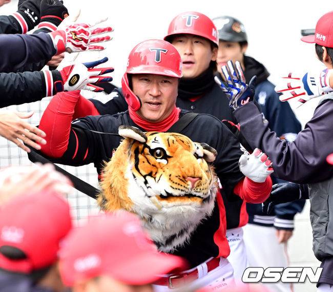 KBO 400홈런은 단 3명뿐… 최형우, 역대 최고령 기록 도전 중