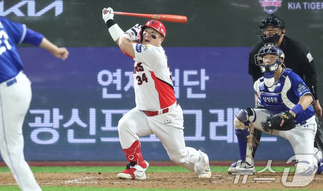 기록의 사나이 42세 최형우 이승엽 아성 또 넘는다최고령역대 4번째 400홈런 3