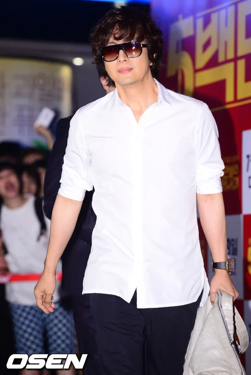 헬기타고 결혼식에 참석한 클래스 남다른 연예인 일상룩 패션룸