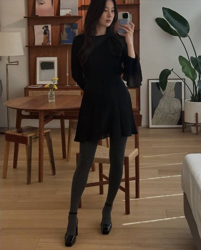 애 키우면서 이 몸매 미친 비율 자랑한 172cm·47kg 여배우 미니원피스룩 대본은 내운명