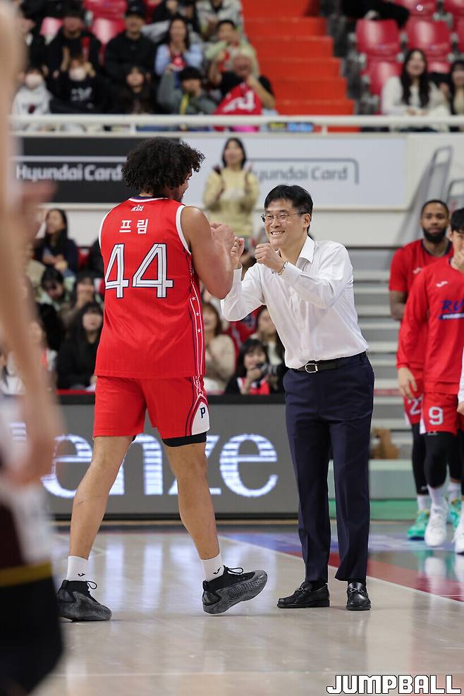 주말 프리뷰 ‘상대 전적 우위 동률 많은 것이 걸린 쌍둥이 형제 감독의 마지막 맞대결