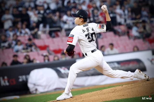 'ERA 1.64' 자신 있던 두산전 패배→'ERA 2.21+문학 불패' SSG전은 어떨까? 신인왕 출신 에이스의 두 번째 등판