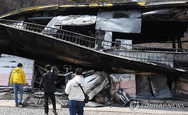 213시간 만에 꺼진 산청·하동 산불 피해 집계 장기화 전망