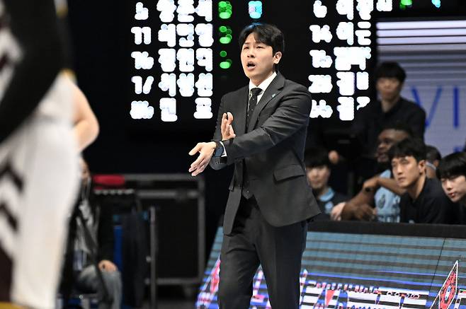 Is 승장 고전 끝에 시즌 마친 김태술 감독 다음에는 이런 경기 나오지 않도록 할 것”