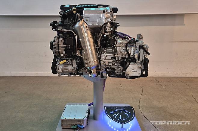 푸조 48V 하이브리드, HEV와 MHEV의 신개념 절충안 | 탑라이더