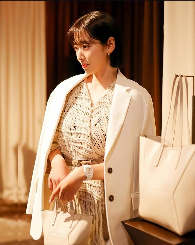 박신혜 홍콩에 뜬 크로셰 퀸 살랑살랑 청순 세련미 프린지 원피스룩 뷰티는 내운명