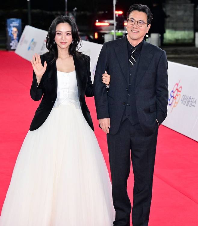 열애설나자 절대 아니라더니 외딴섬에서 극비 결혼식 올린 유명 여배우 셀럽뉴스