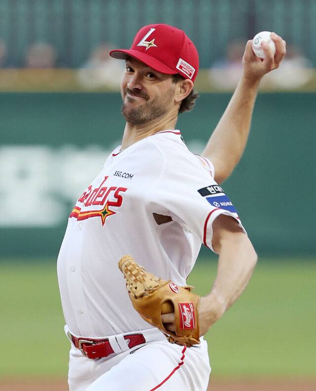 155km KKKKKKKKKKKK 미쳤다! 폰세 포효에 한화 팬들 설렌다, 김서현 157km SV…SSG 4실책 자멸 [MD인천]