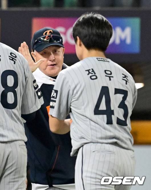 ‘파죽의 4연승→5할 승률 복귀’ 김경문 감독 “그동안 모두 마음고생 많았다, 좋은 분위기 이어가겠다” [오!쎈 인천]