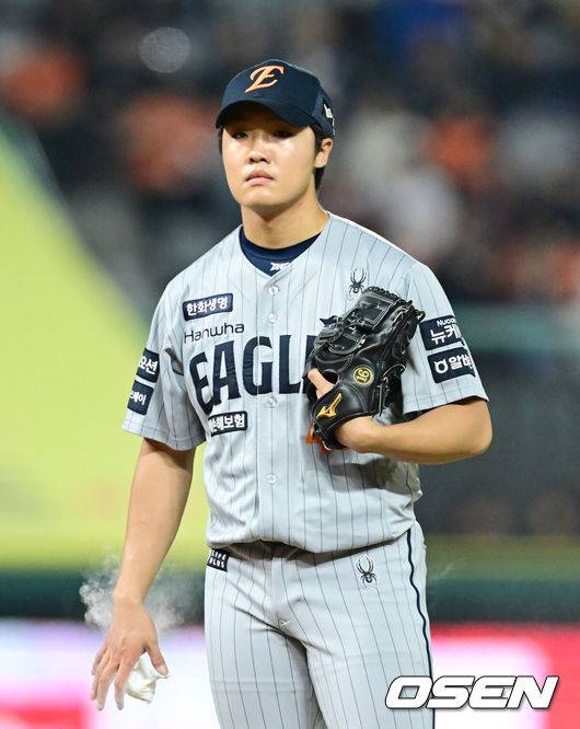 ‘156km 쾅!’ 타자 압도한 정우주, 데뷔 첫 홀드 “황금 같은 기회, 정말 재미있고 많이 배우고 있다” [오!쎈 인천]