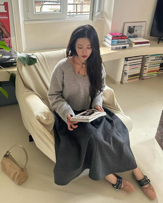 이제는 모델인 줄” 작사·작곡까지 했던 노래 잘하는 여가수 롱스커트룩 대본은 내운명