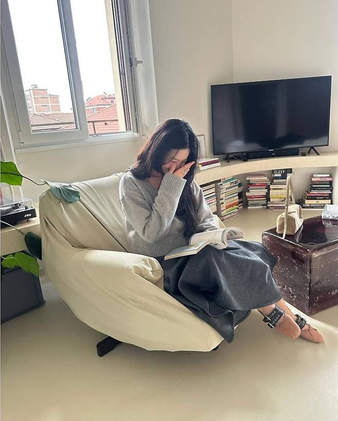 이제는 모델인 줄” 작사·작곡까지 했던 노래 잘하는 여가수 롱스커트룩 대본은 내운명