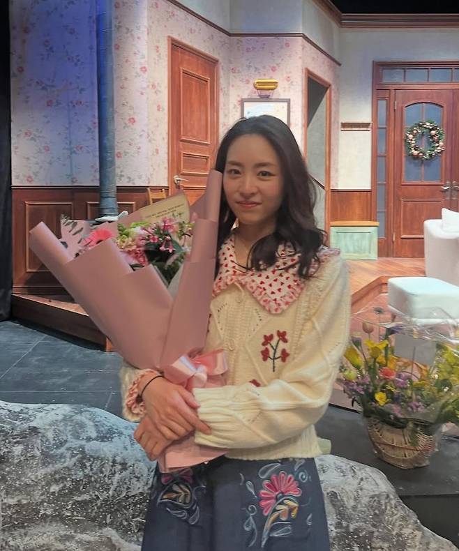 스캔들·연애설 없이 깜짝 결혼 6개월 된 딸까지 소녀시대 멤버 될 뻔한 여배우 일상룩 스타와 패션