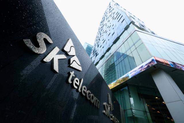 [사설] 고객 2300만 SKT 정보 유출 사고, 이리 허술하다니