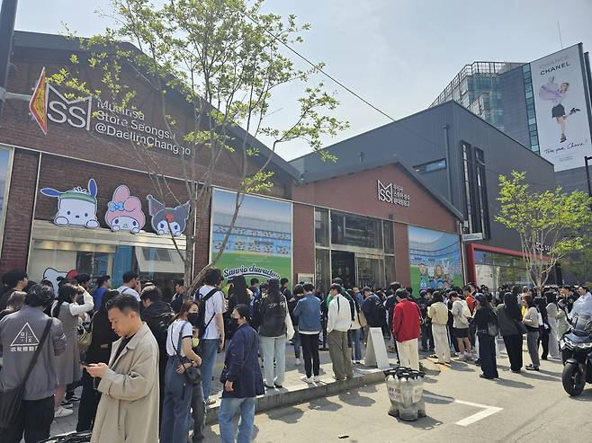 대기시간 16시간k리그×산리오캐릭터즈 팝업스토어 오픈런