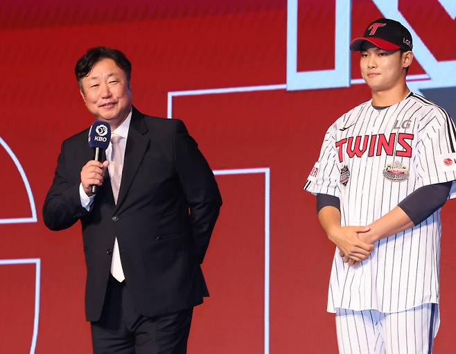 '158㎞ 쾅' LG 1R 신인 투수 또 개인 최고 경신, 꿈의 160㎞도 보인다