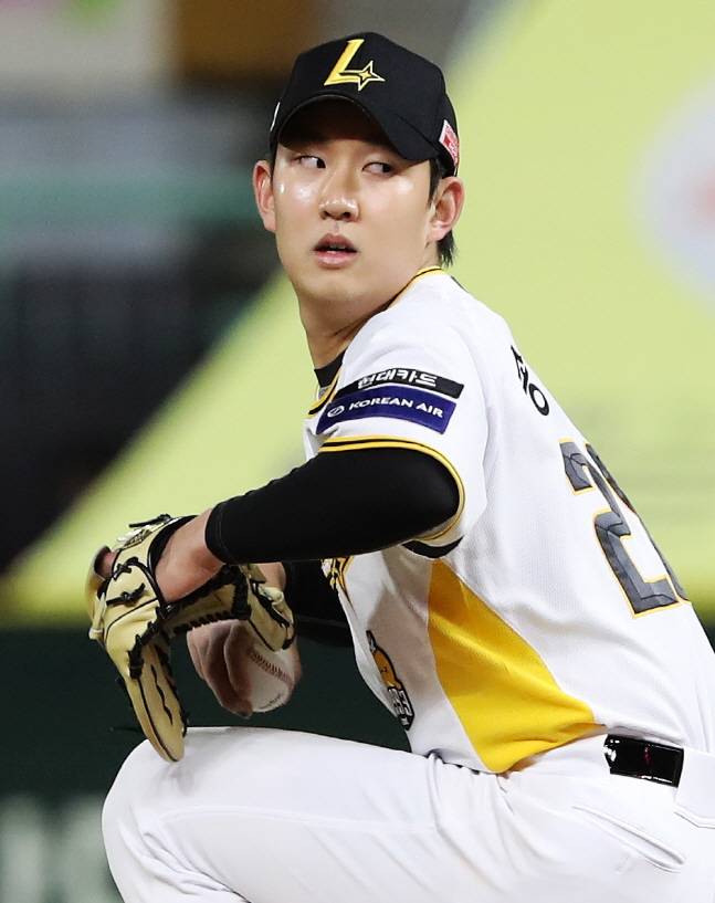 '대체 외인→1+1 선발→대타→대체 포수'가 써낸 대역전극 'SSG 3연승 질주'... 사령탑이 활짝 웃었다 [인천 현장]