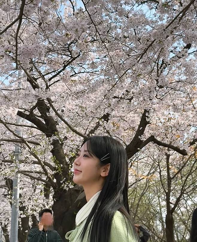 유명 걸그룹 땐 수입 0원 트로트 전향해 대박 난 기부천사 여가수 데일리룩 스타와 패션