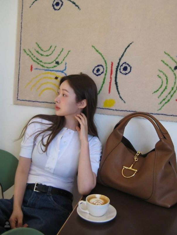 하얀데 예쁘기까지 해” 170cm 47kg 여배우 청순미 폭발한 데님 일상룩 대본은 내운명