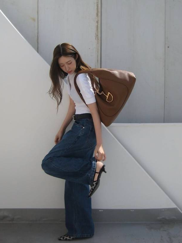 하얀데 예쁘기까지 해” 170cm 47kg 여배우 청순미 폭발한 데님 일상룩 대본은 내운명
