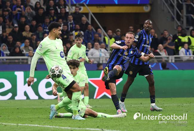 [UCL ISSUE] "UEFA가 이 문제를 살펴봐야"…바르셀로나, 결승 진출 좌절→심판 판정 불만