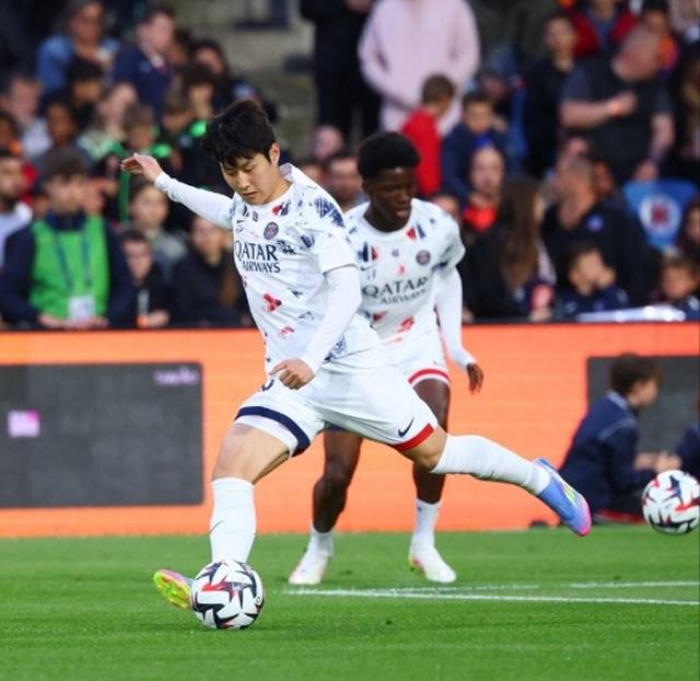 이강인 4달 만에 리그 풀타임! '패스 93%'... '19살 원더골→하무스 해트트릭' PSG 4-1 대승