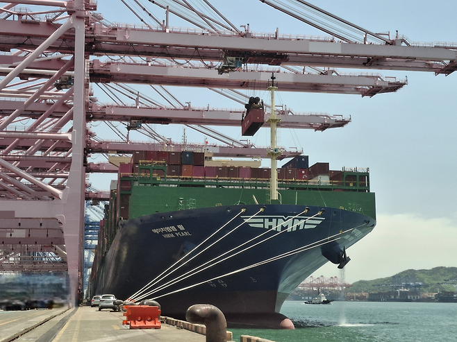 더 강력해진 2045 넷제로 전략…친환경 해운시대 선도 [그 회사 어때?]