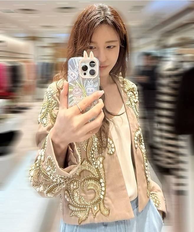 이지아 46세 맞아 168cm 큰 키에 마네킹 비율 뽐낸 동안미모 크롭 재킷룩 뷰티는 내운명