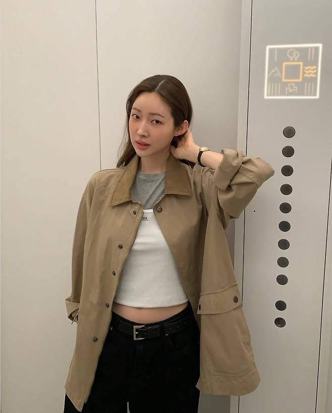 ‘하얗고 여리한데 170cm 현실감 무너진 여배우 오버핏 재킷룩 대본은 내운명