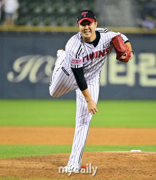 '부상병동' LG에 찾아온 희소식…'최고 148km' 유영찬, 재활 첫 등판→1이닝 1K 무실점