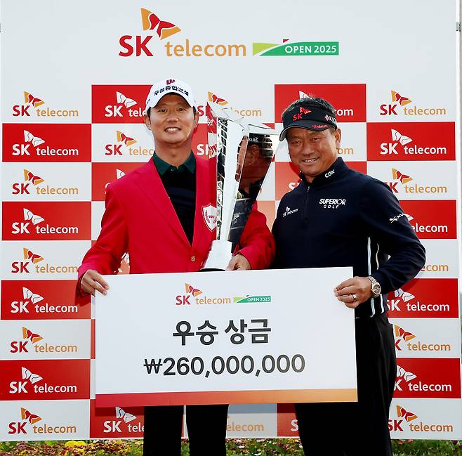 [버디or보기]쿼드러플 극복하고 컷 통과한 최경주의 메시지…“인내하고 최선을 다한 뒤 기다려라”