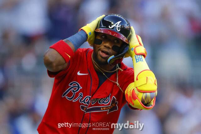 "설레서 못 잤는데…" 십자인대 파열→복귀전 첫 타석 초구 홈런 실화? ML 최초 40-70 MVP, 건강하게 돌아왔다