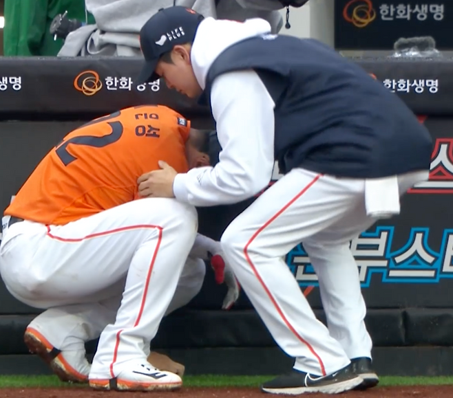 악 이번주 3홈런 채은성 타구에 쇄골 강타보호 차원 김인환과 교체 병원 이동 후 검진 대전 라이브