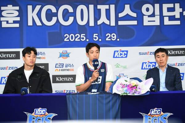 'KCC 입단식' 허훈 "MVP보다 우승반지면 충분" (종합)