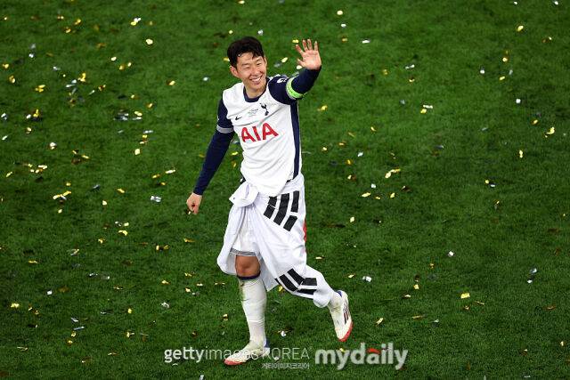 'KIM 동료' 영입해도 남는다! '첫 우승' SON, 토트넘서 UCL 출전 유력..."여전히 팀에 기여할 수 있어"